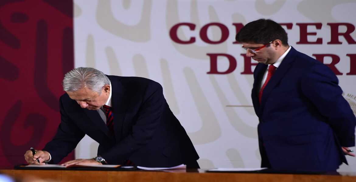 Amlo Firma Pacto Ante Notario Para No Reelegirse Diario De Morelos